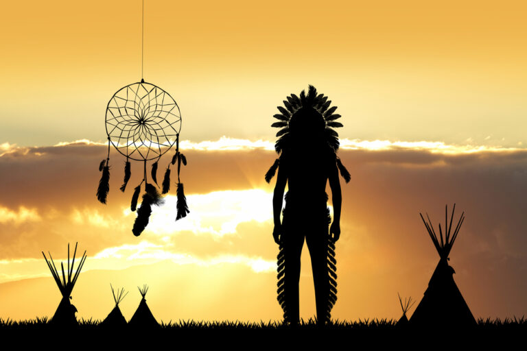 The Symbolism of Feathers (Top 18 Meanings) - Give Me History