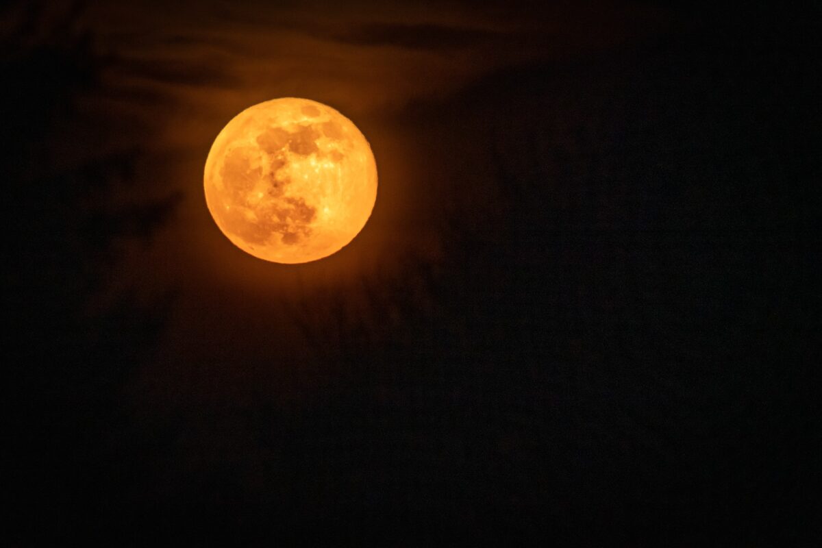 Orange Moon Symbolism (Top 9 Meanings) - Give Me History